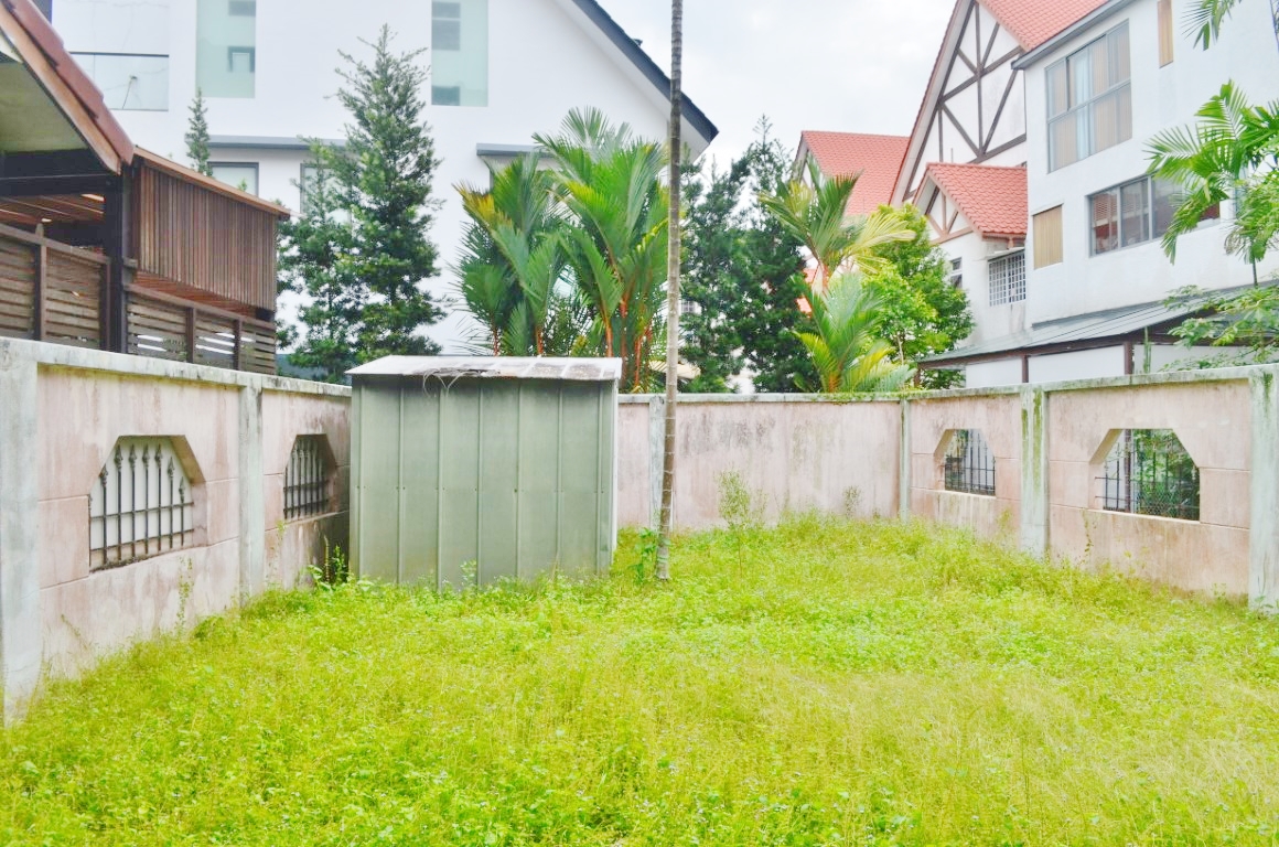 FOR SALE - Corner Terrace at Eng Kong Place 3900sqft - B C CHUA